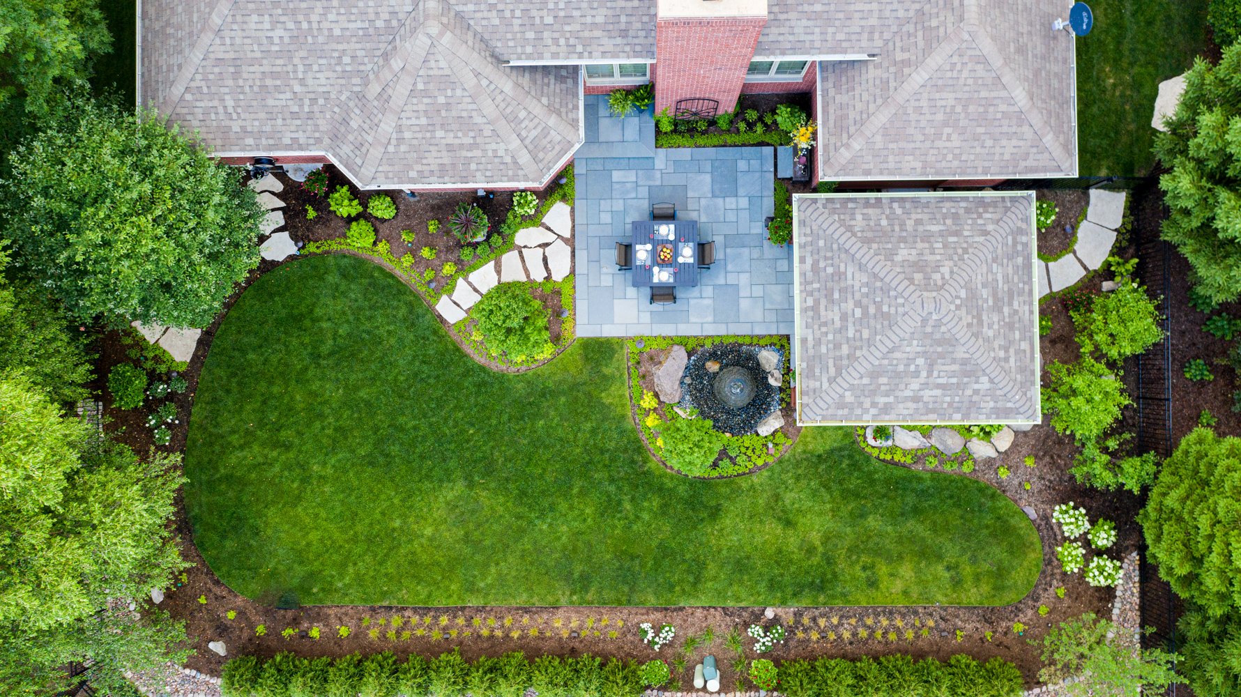 How to Incorporate Focal Points Into Your Landscape Design